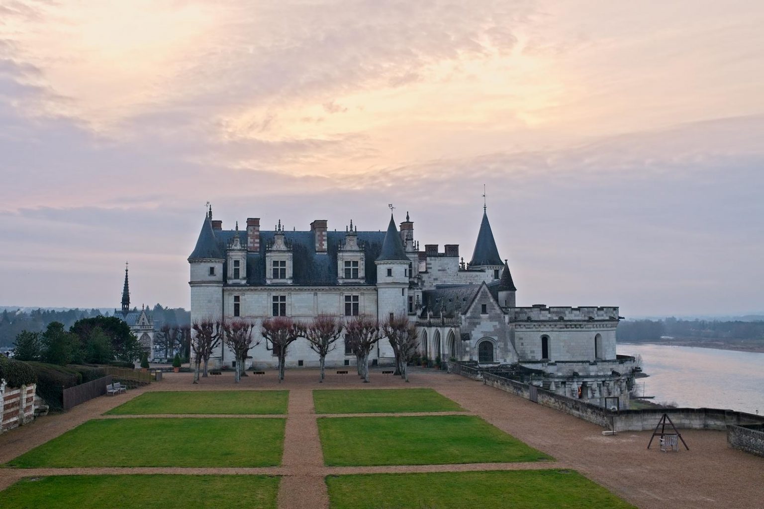 Loire Valley Castles Private Tour From Nantes - France private guided tours